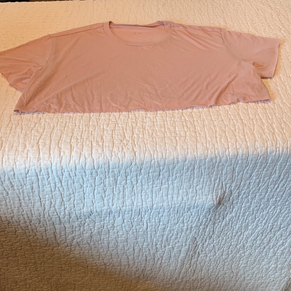 ALO Yoga | Tops | Alo Crop Tee | Poshmark